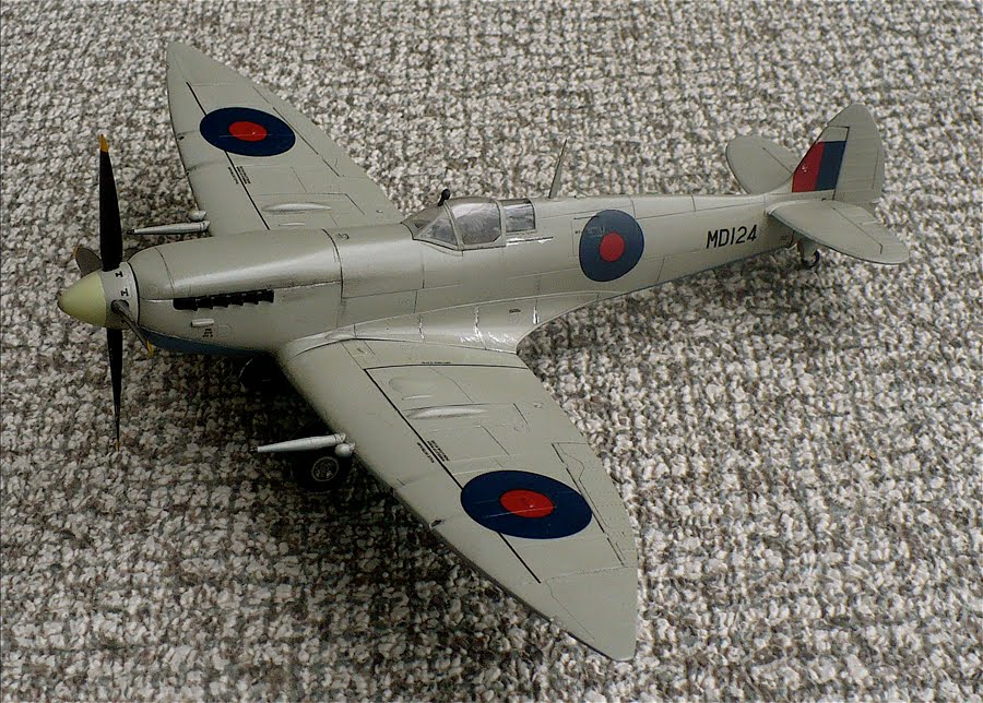 The Great Canadian Model Builders Web Page!: Spitfire MK VII