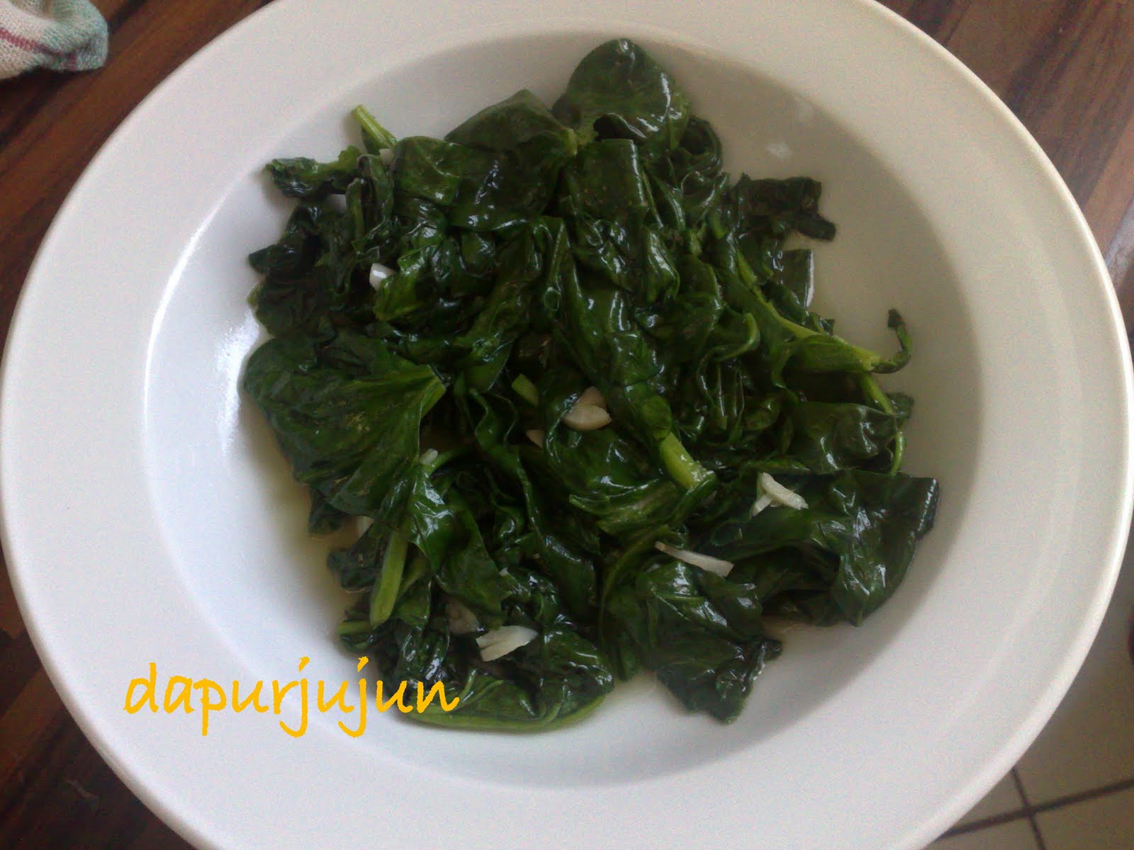 dapur jujun: Tumis bayam bawang putih