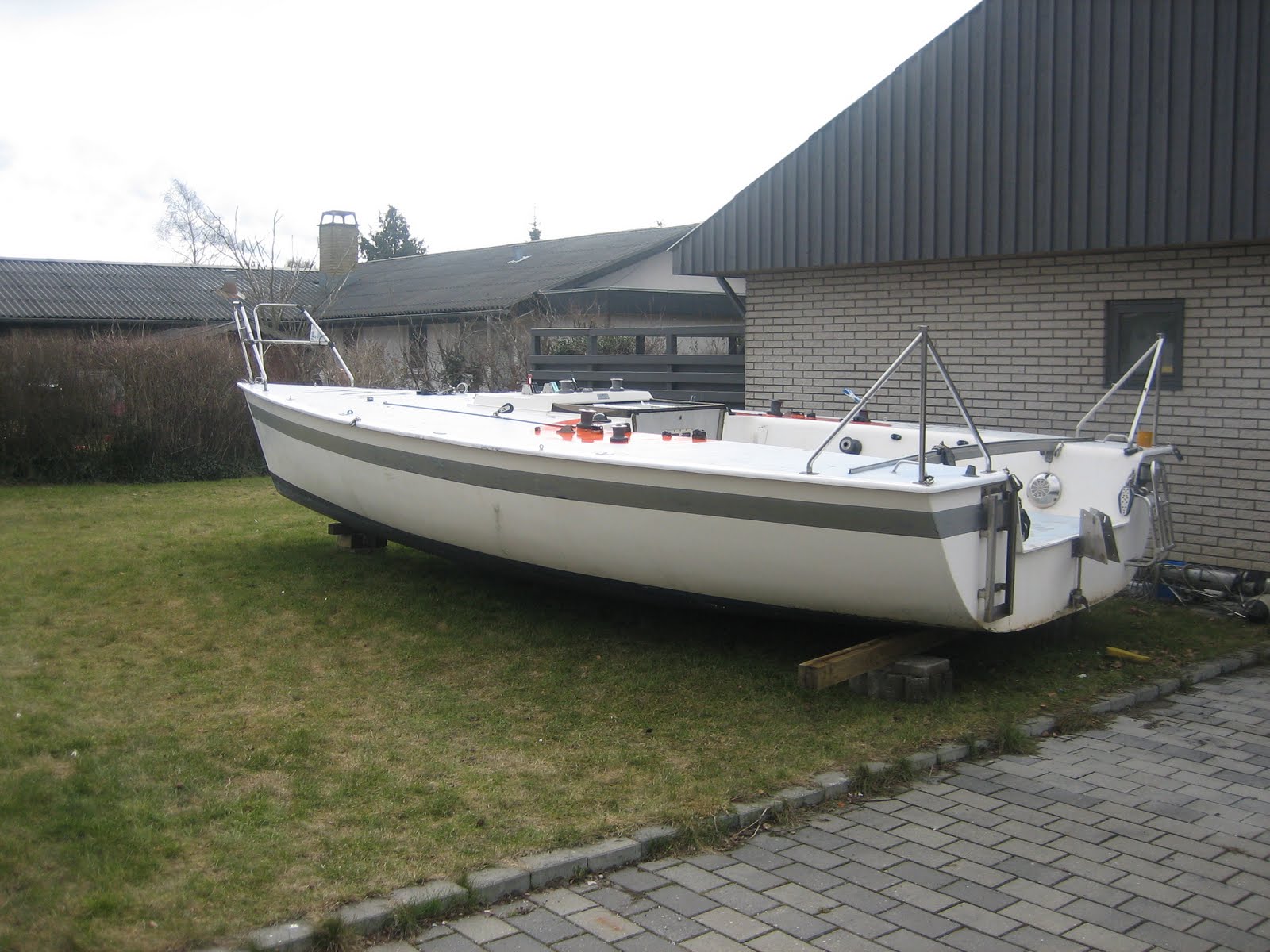 Larsen 28 - Tur og Kapsejlads: Projektet i ord og billeder