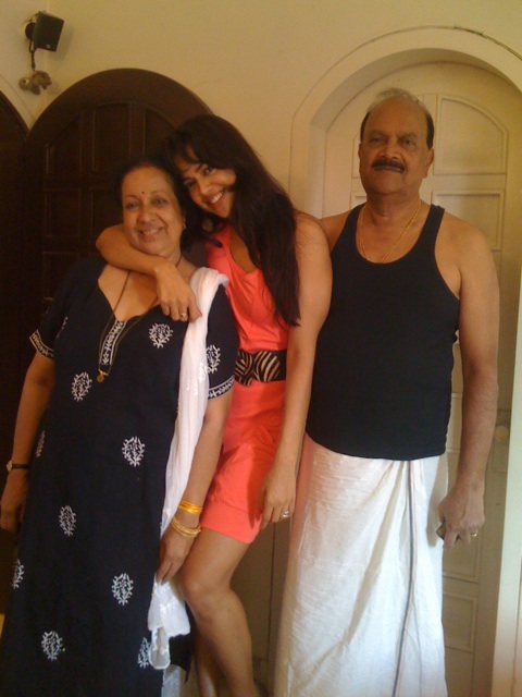Actress Sameera reddy family photo