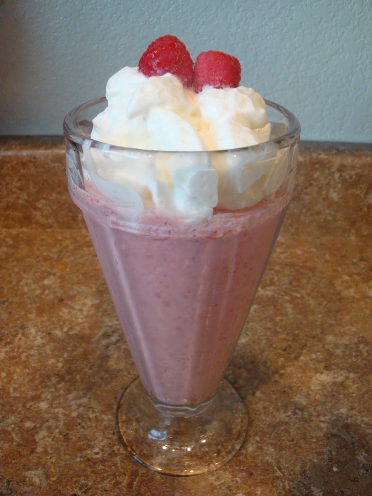 :Deliciously Healthy: Deliciously Healthy Raspberry Shake