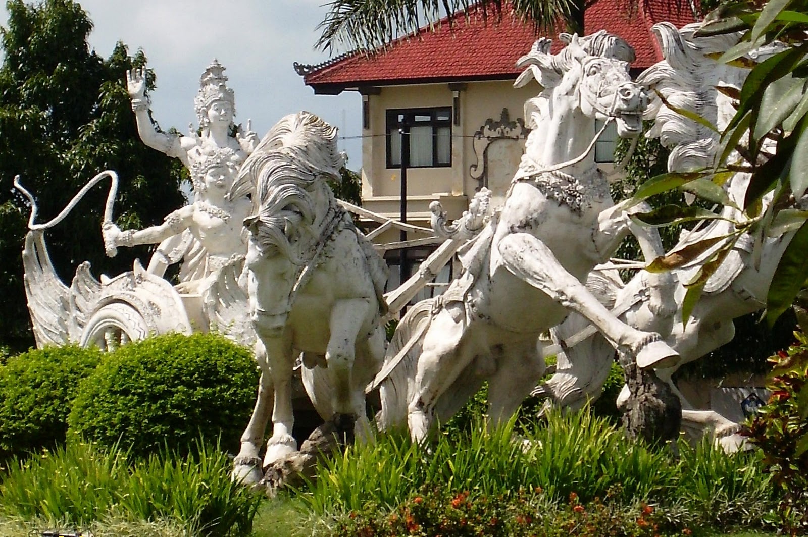 moccafloat: Seni Patung