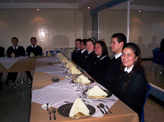 ALIMENTOS Y BEBIDAS: SERVICIO RUSO