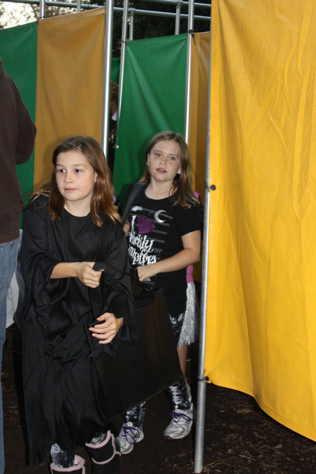 HUNTINGTON BEACH GIRL SCOUT TROOP 746: BOO AT THE ZOO