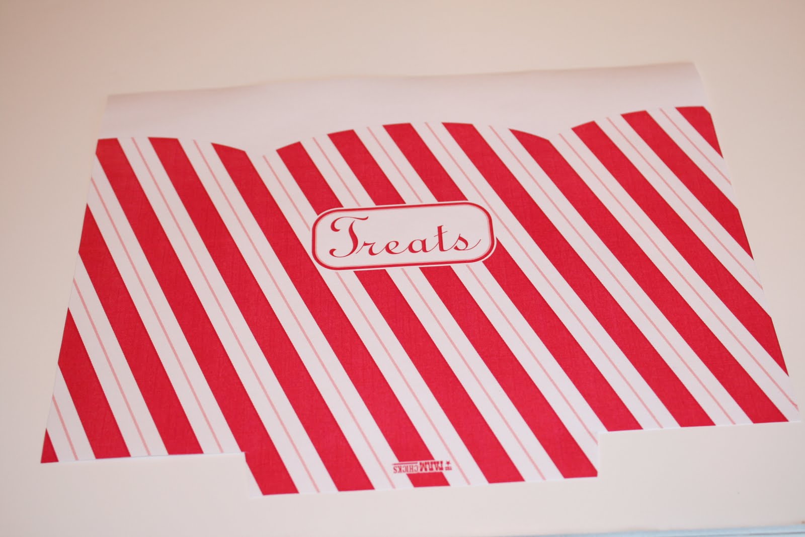everything to entertain: Valentines Day Treat Bags