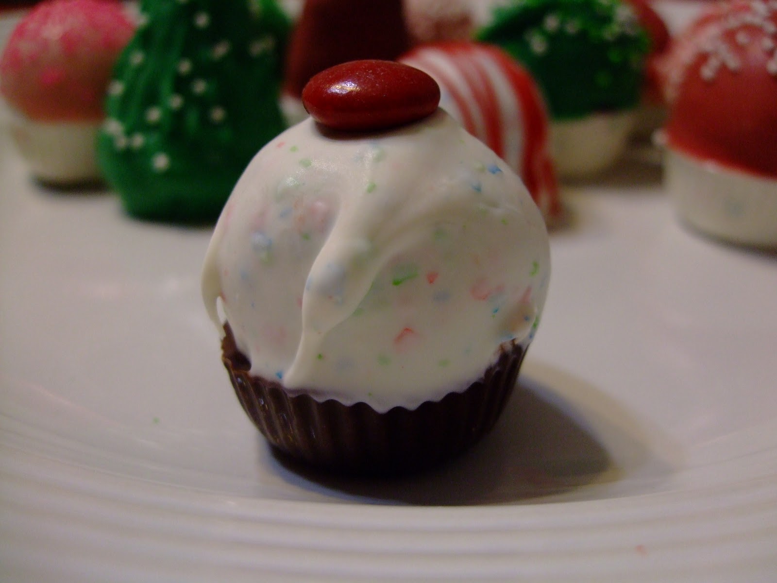 Brenda Bakes!: Christmas Cake Balls - Adventure #4