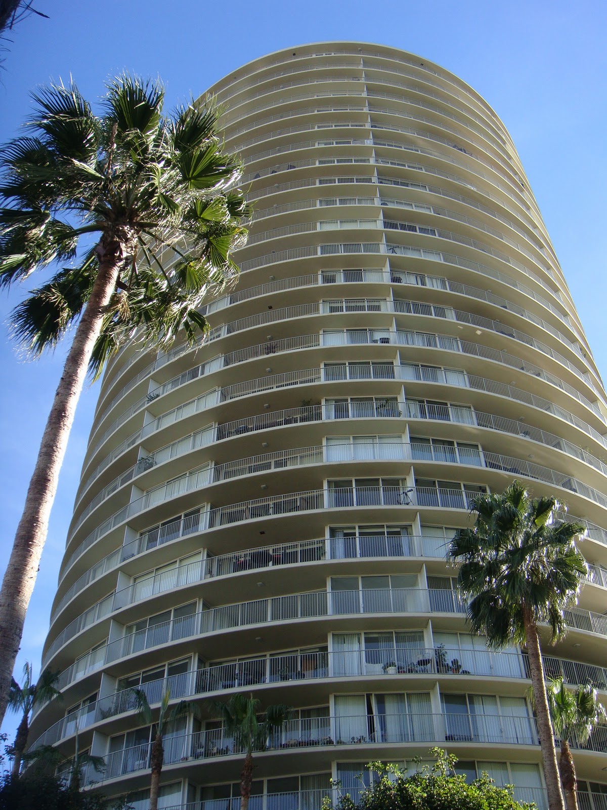 Long Beach Architecture Tour #2 | sealaura