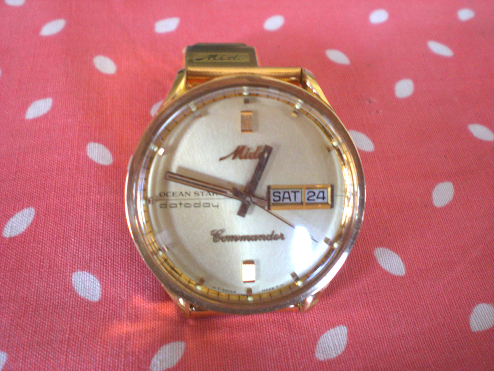 WATCH CENTRE: MIDO COMANDER GOLD