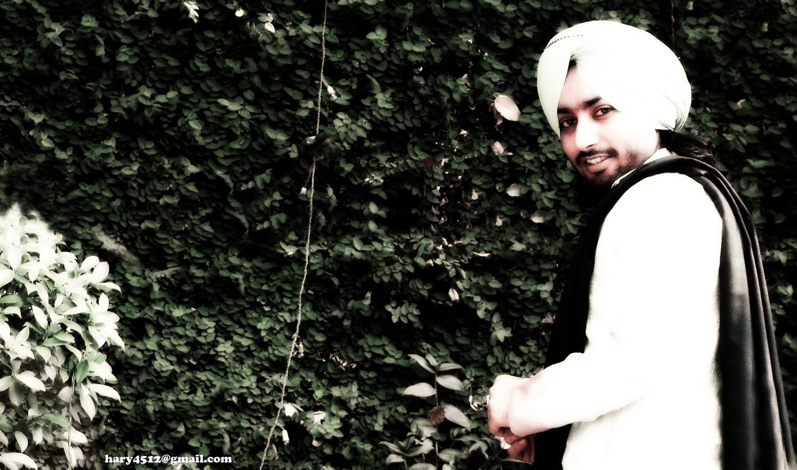 Mehfil-E-Sartaj: Wallpapers