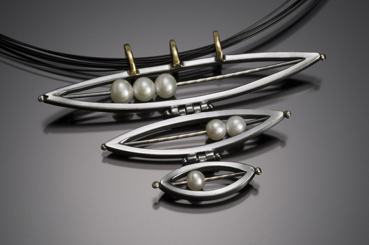 Kinetic Adornments - Moving jewelry / The Beading Gem