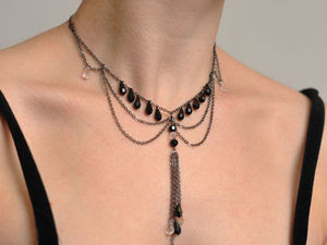 Elegant Crystal and Chain Necklace Tutorial / The Beading Gem