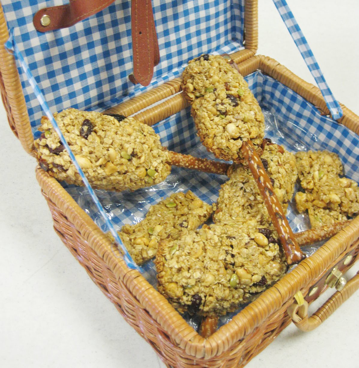 Angel's Kitchen: Granola on a Stick