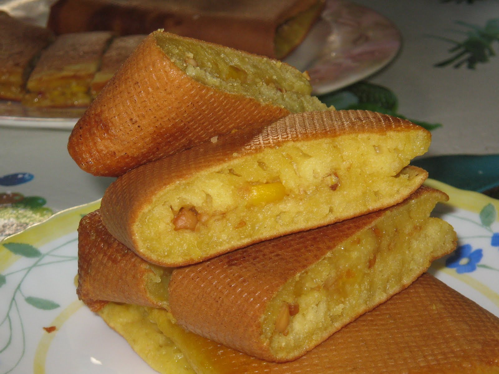 CUTE OVEN, SMALL KITCHEN: APAM BALIK