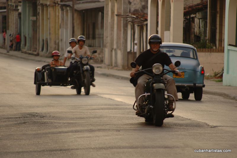 biker excalibur II: Cuban Harlistas. The Art of Harley-Davidson ...