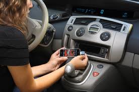 Technology World: Car Stereo Designed With Iphone - Parrot RKi8400