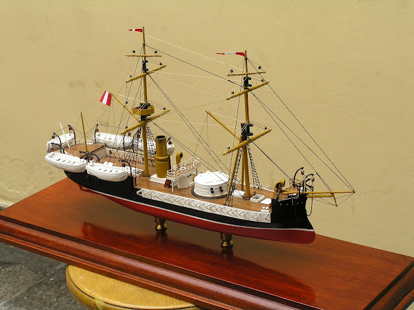 MONITOR HUASCAR Y MODELOS A ESCALA