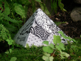Zentangle: Ancient Pyramids