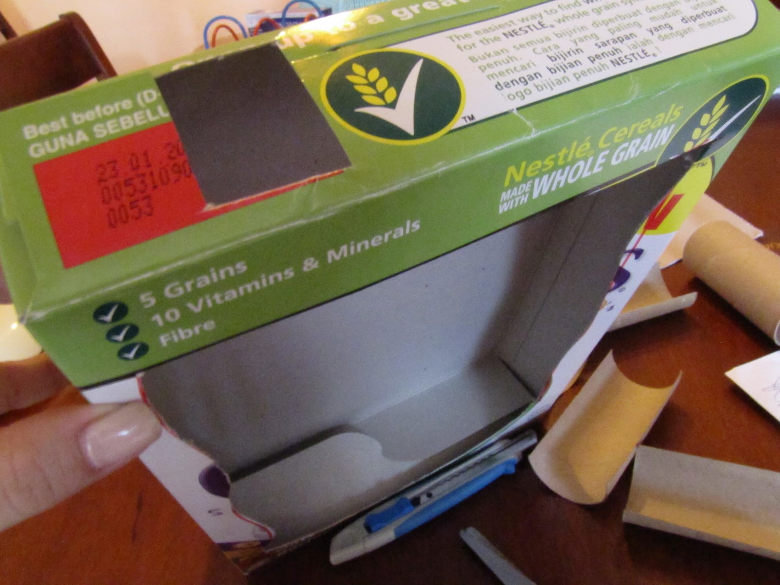 This Mama Loves...: MOMMade: 'Marble' Run [Homemade Children Craft]