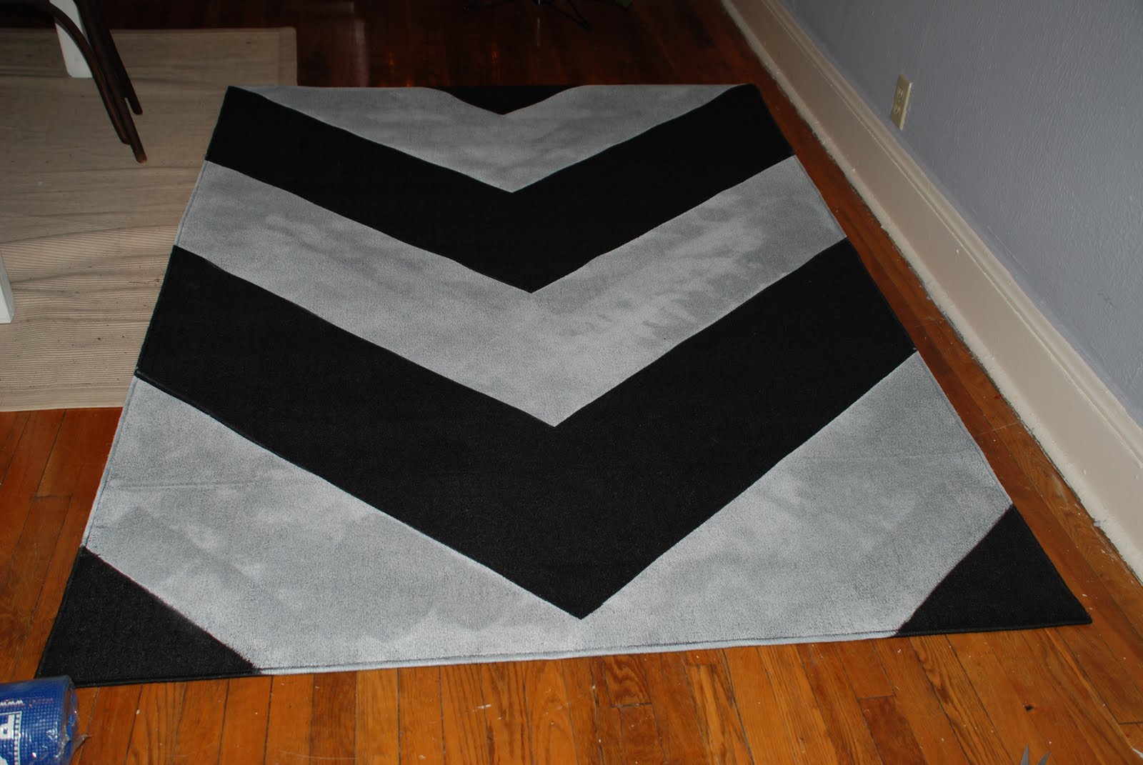 A Thousand Laughing Starfish: DIY Chevron Rug Tutorial.
