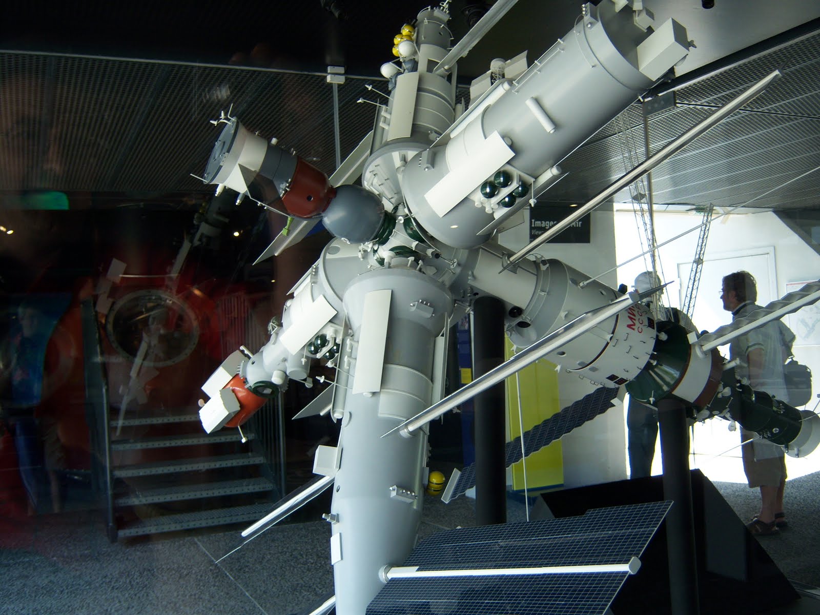 Isensebotànic: Cité de l'espace : Estación espacial MIR