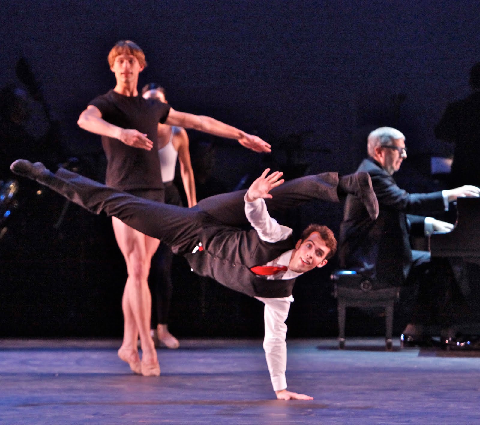 DeAngelo Dance: December 2010