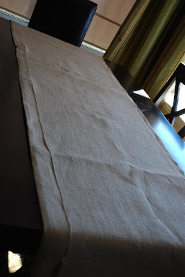 craftyc0rn3r: Burlap table runner