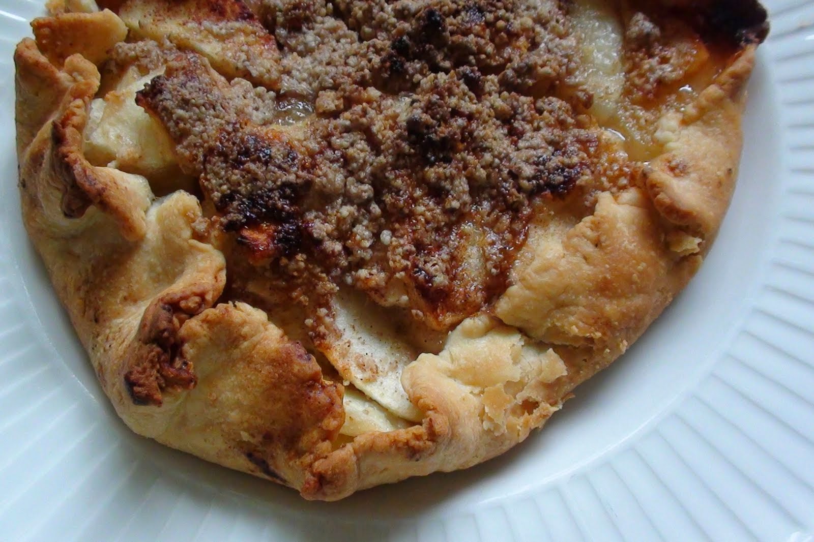 zsuzsa is in the kitchen: RUSTIC FRUIT TART