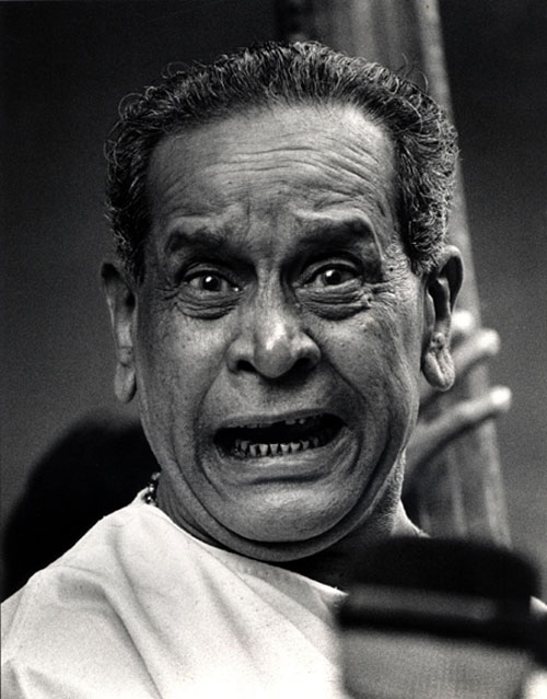 ದೆಹಲಿಯ ಕೆಂಪು ಕೋಟೆ: Legendary singer Pandit Bhimsen Joshi critical