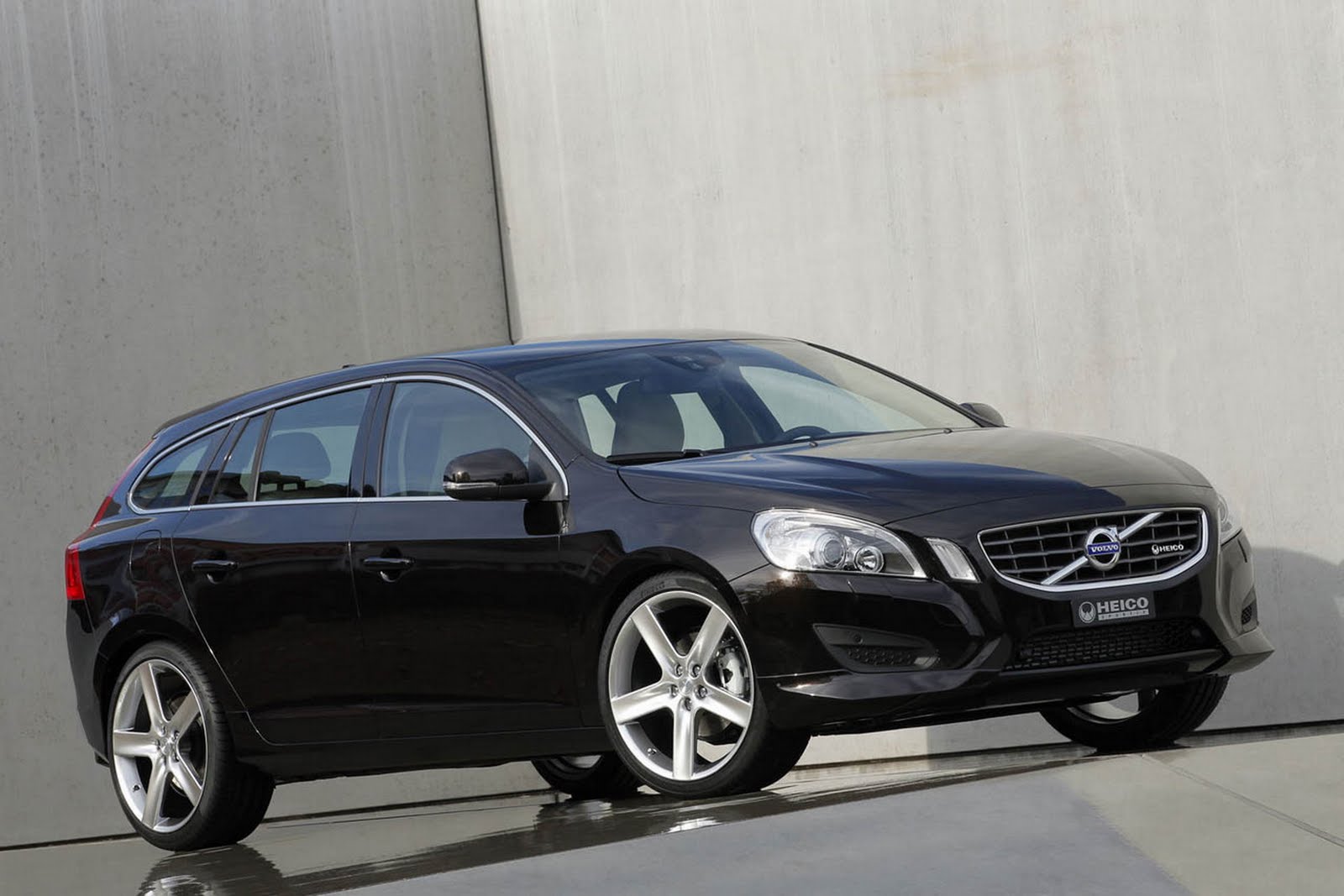Amazing Automobile: Volvo V60 2011 Stills, Wallpapers, Pictures and Photos