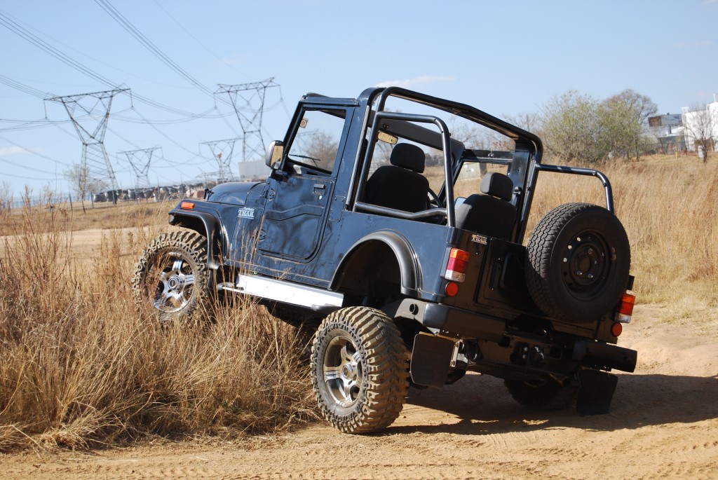 Car Types: Mahindra Thar 4X4 Off-roader - Pitures, Wallpapers, Stills ...