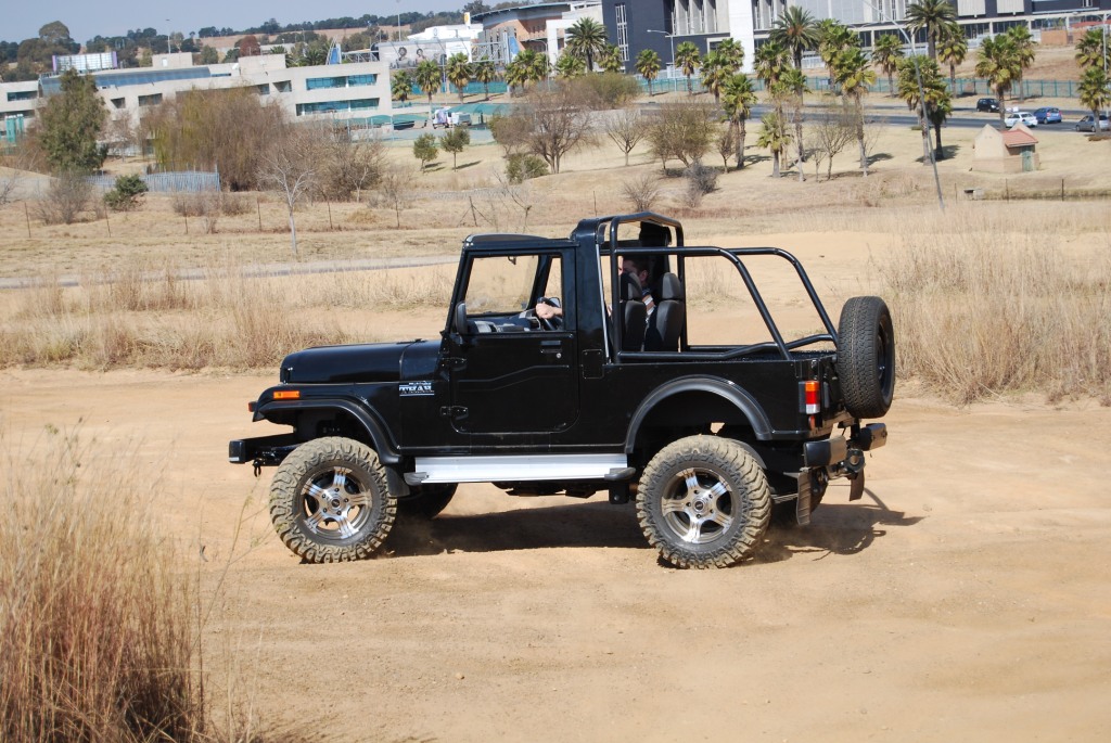 Amazing Automobile: Mahindra Thar 4X4 Off-roader - Pitures, Wallpapers ...