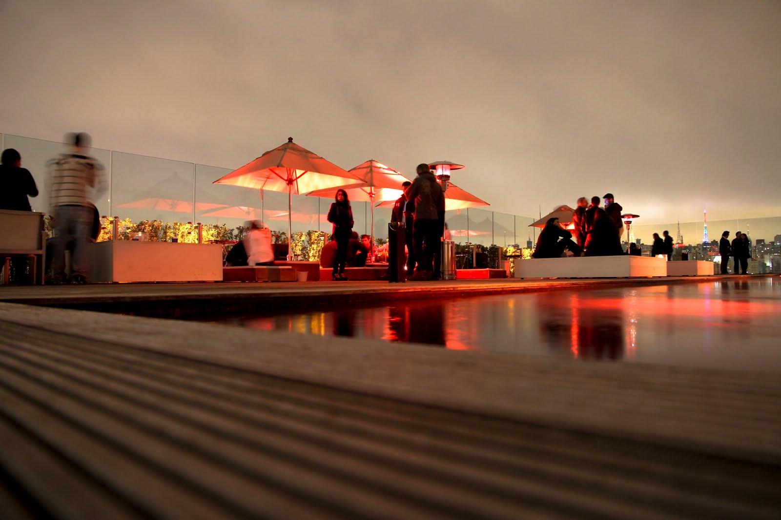 dakyoography: Hotel Unique Skye Bar