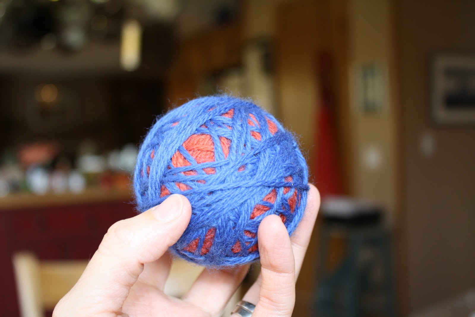 {hands full of happiness}: Wool Balls - a Tutorial!