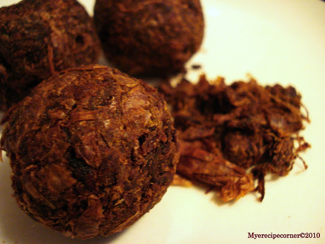 Mye's Kitchen: Vadagam( Tempering used for South Indian dishes).