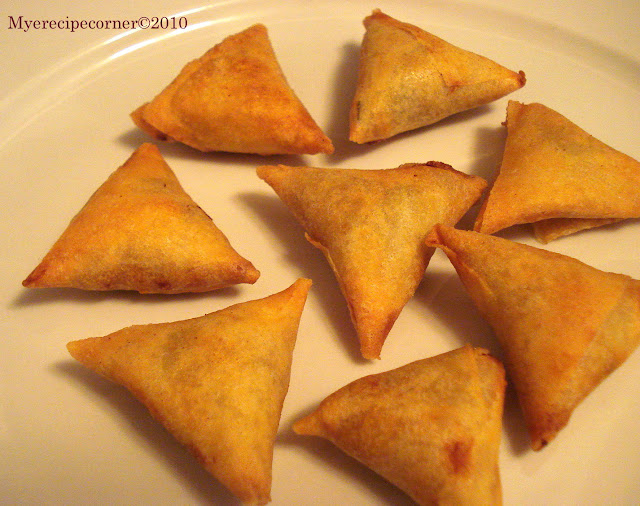 Mye's Kitchen: Onion Samosa/ Small Samosa.