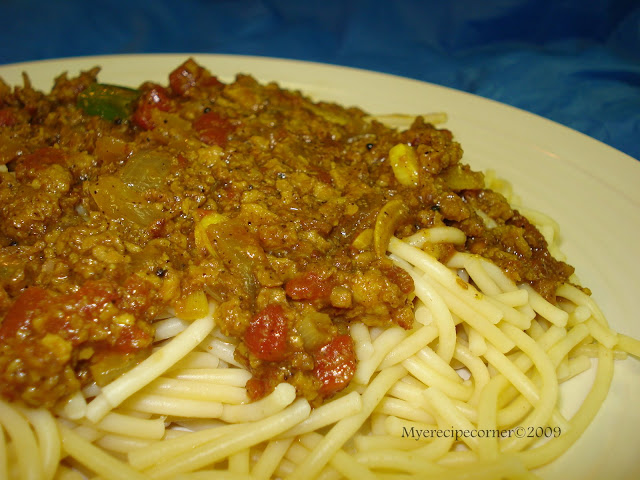 Mye's Kitchen: Spaghetti with Indian Minced Chicken