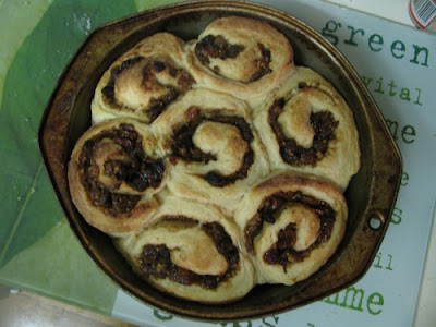 Green Gourmet Giraffe: Fruit mince scrolls and muffins