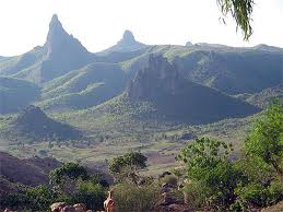 DÉCOUVERTE TOURISTIQUE DU CAMEROUN: Rhumsiki