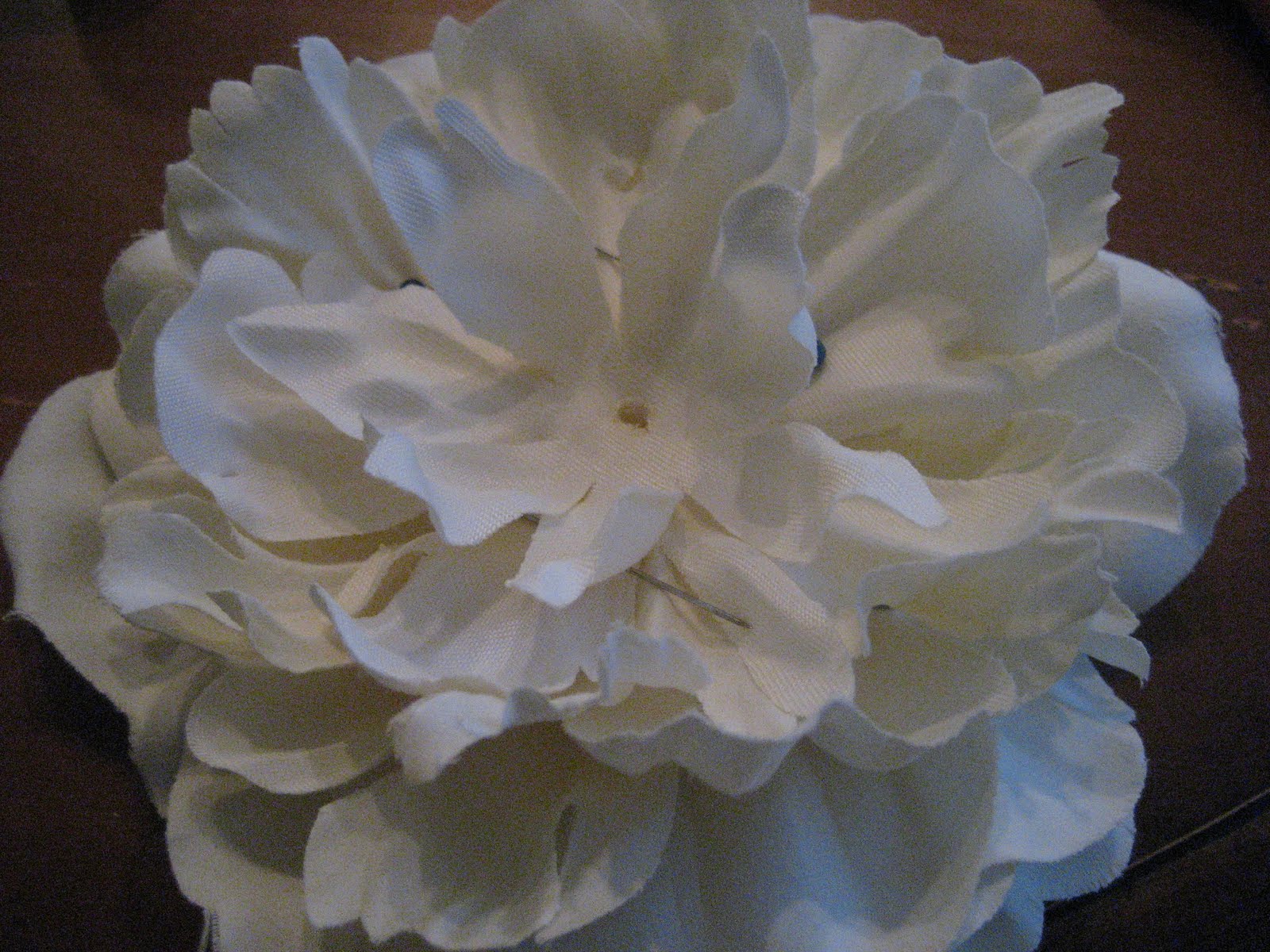 Random Reflections of a Perfectionist: Ginormous hair flower: a tutorial