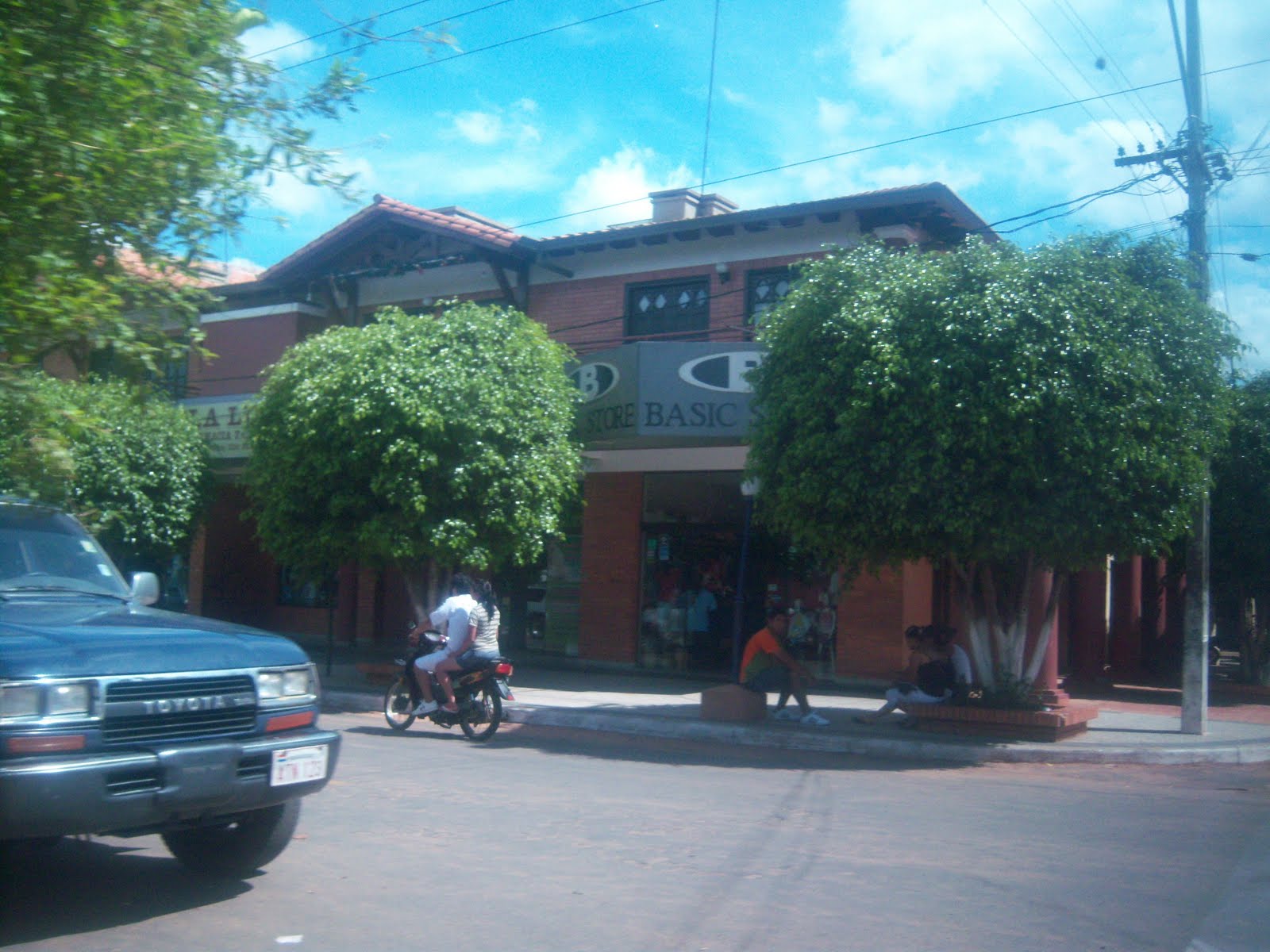 Thalmaniano: Itauguá, Central, Paraguay.