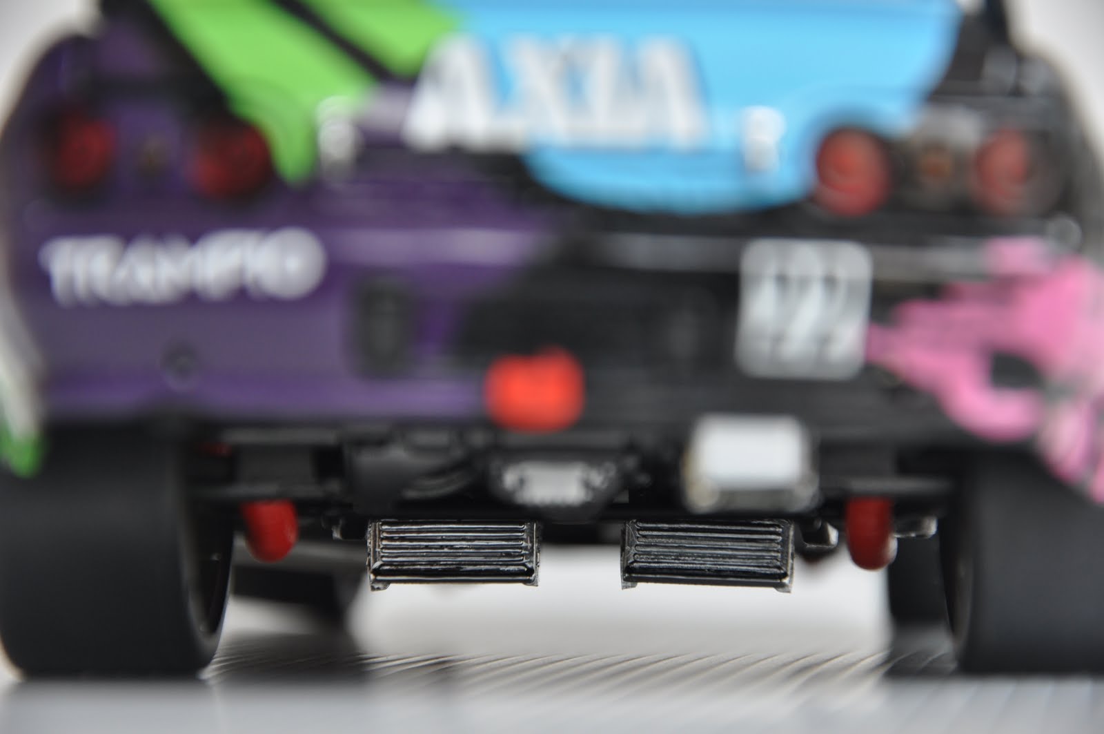 AKID DIECAST WORLD: 1:18 KYOSHO NISSAN SKYLINE GT-R R32 AXIA (LIMITED ...