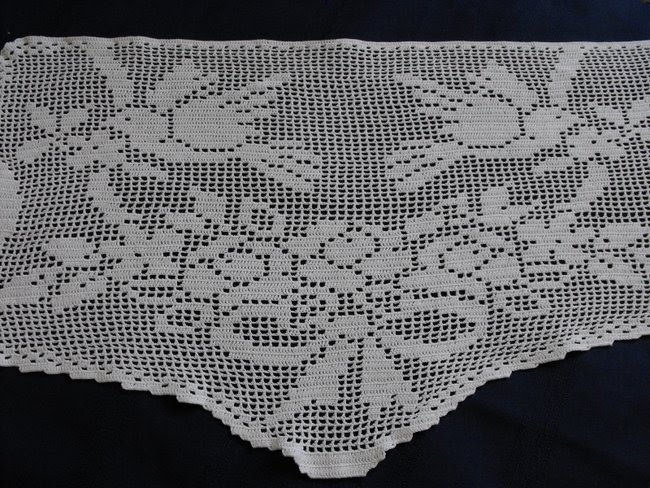By the Hill: Yummiest vintage linens, favorite filet lace!