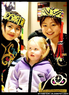 。云。的。足。迹。: asian night market 之‘datun julud'