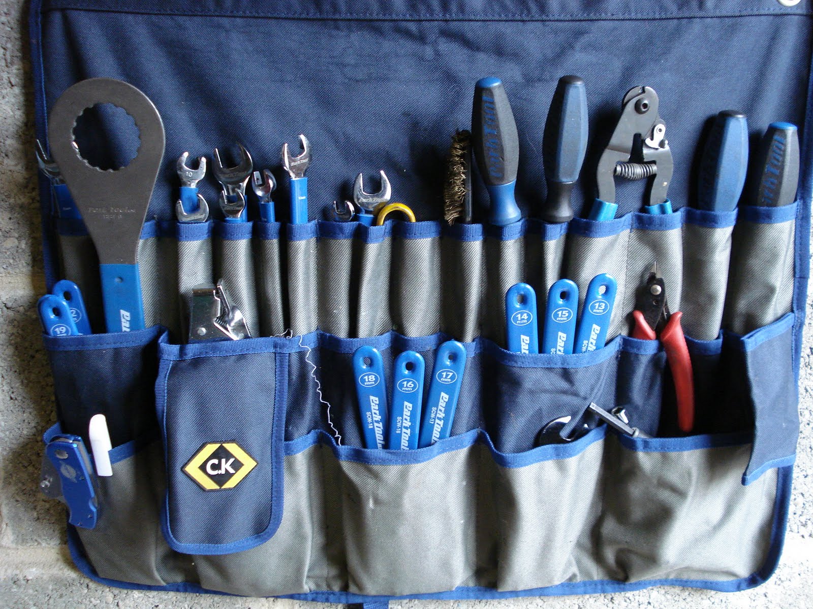 Men AZZARO CHROME SPORT : dulce gabana