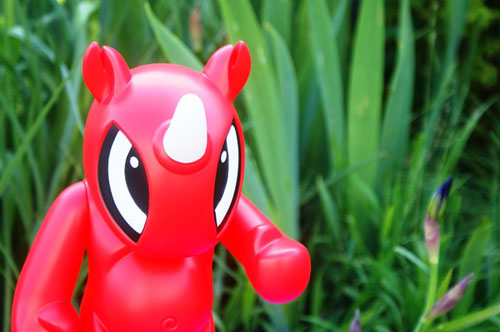 Toy-Release: Jouwe (Red Edition) by Marine Ramdhani for KusoVinyl ...