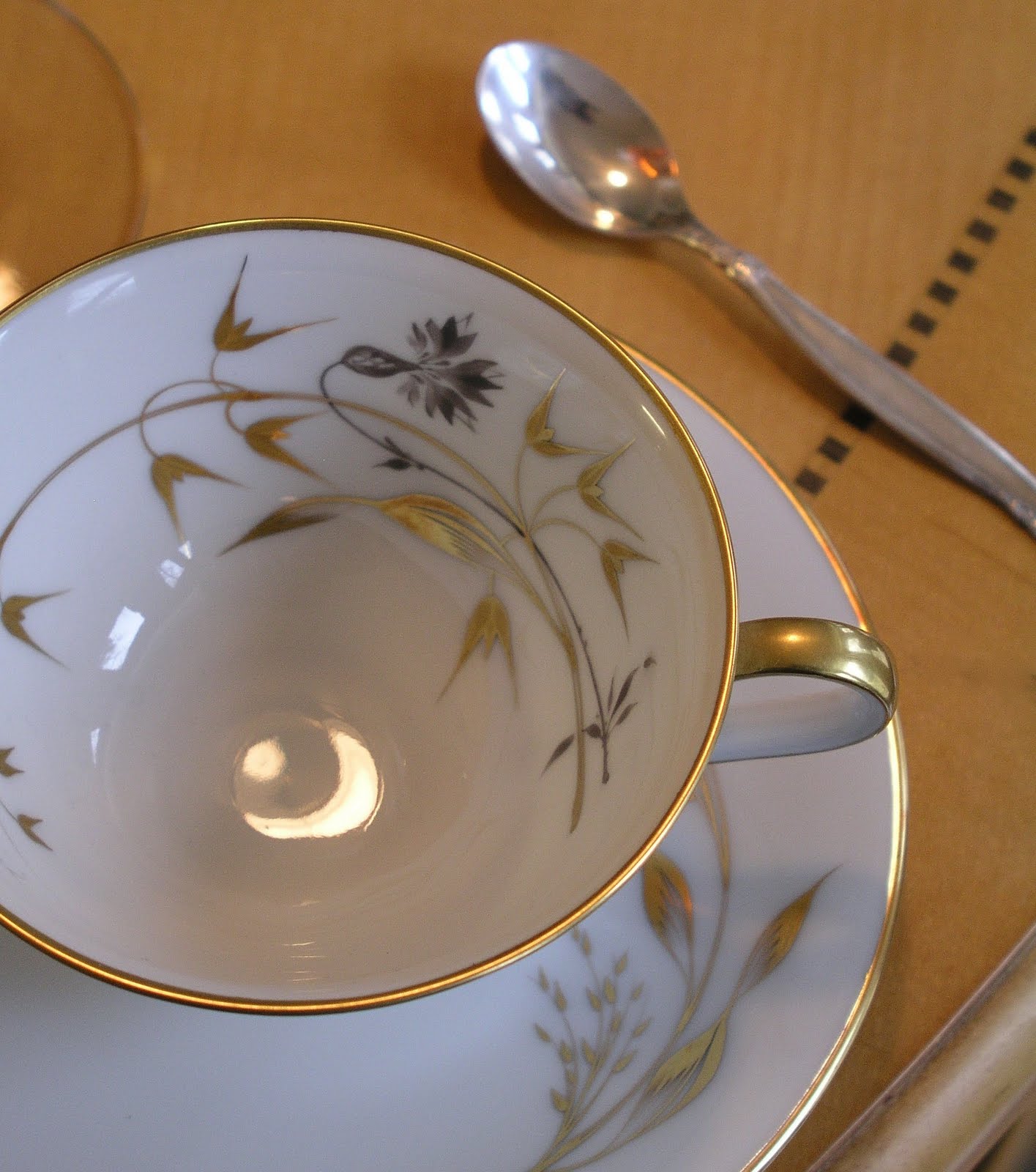 Affordable Accoutrements: It's Christmas!