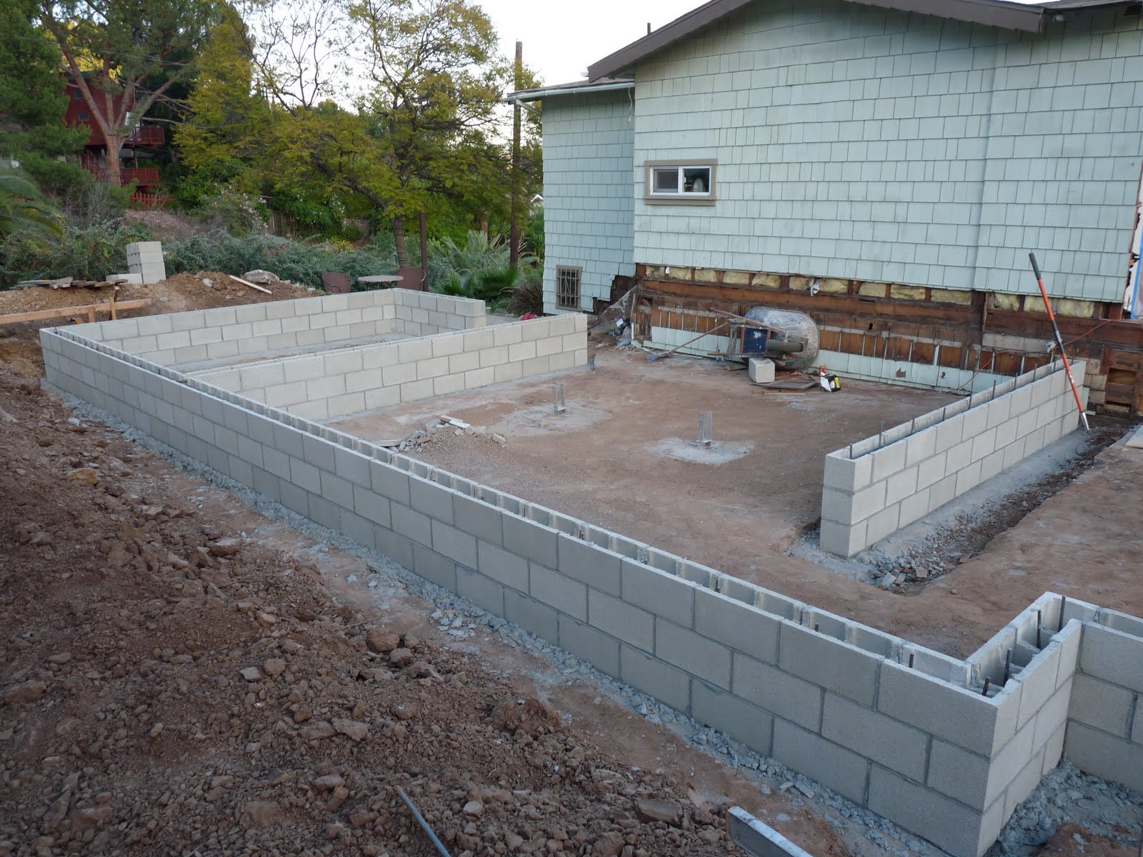 438 House: Laying the Block