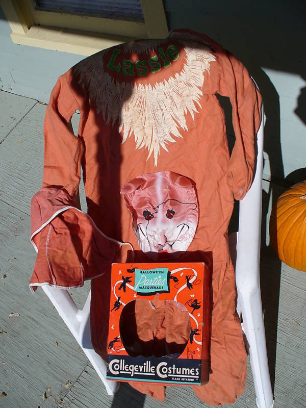 Halloweeniana: Lassie Costume by Collegeville Costumes (date unknown)