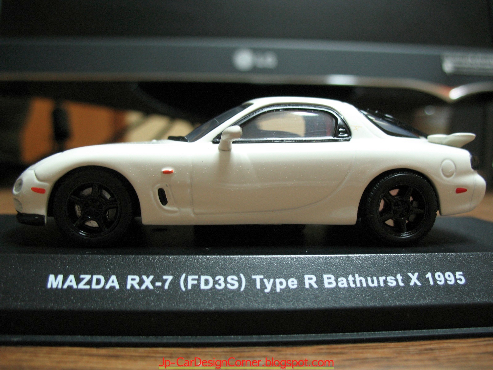 Mazda RX-7 (SA22C, FC3S & FD3S) scale models arrived!