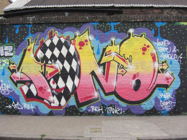 facts around us: 65 Awesome Graffiti Art Pictures | Crazy Graffiti Art